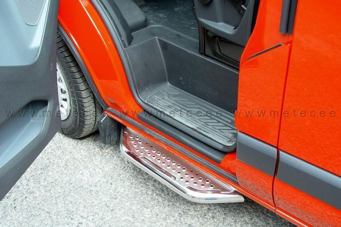 VW Crafter extra step to front door (Metec) -Tuningparts for van-