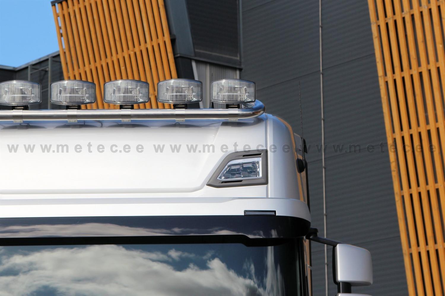 Scania R 2017-> light rail to front (Wide) - Volvo FH Light bar