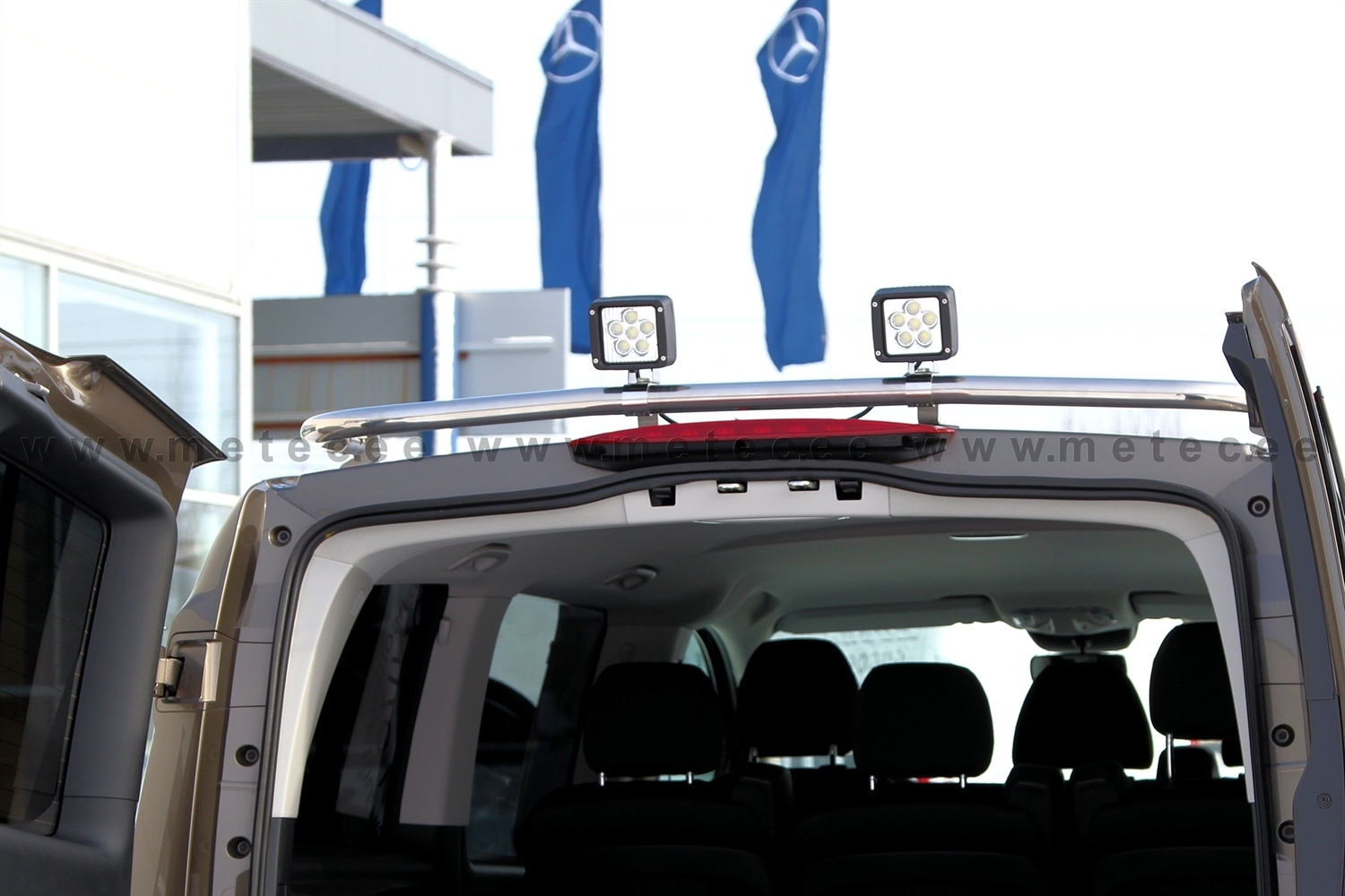 M-B Vito W447 Equipment bar to rear with working light - W447