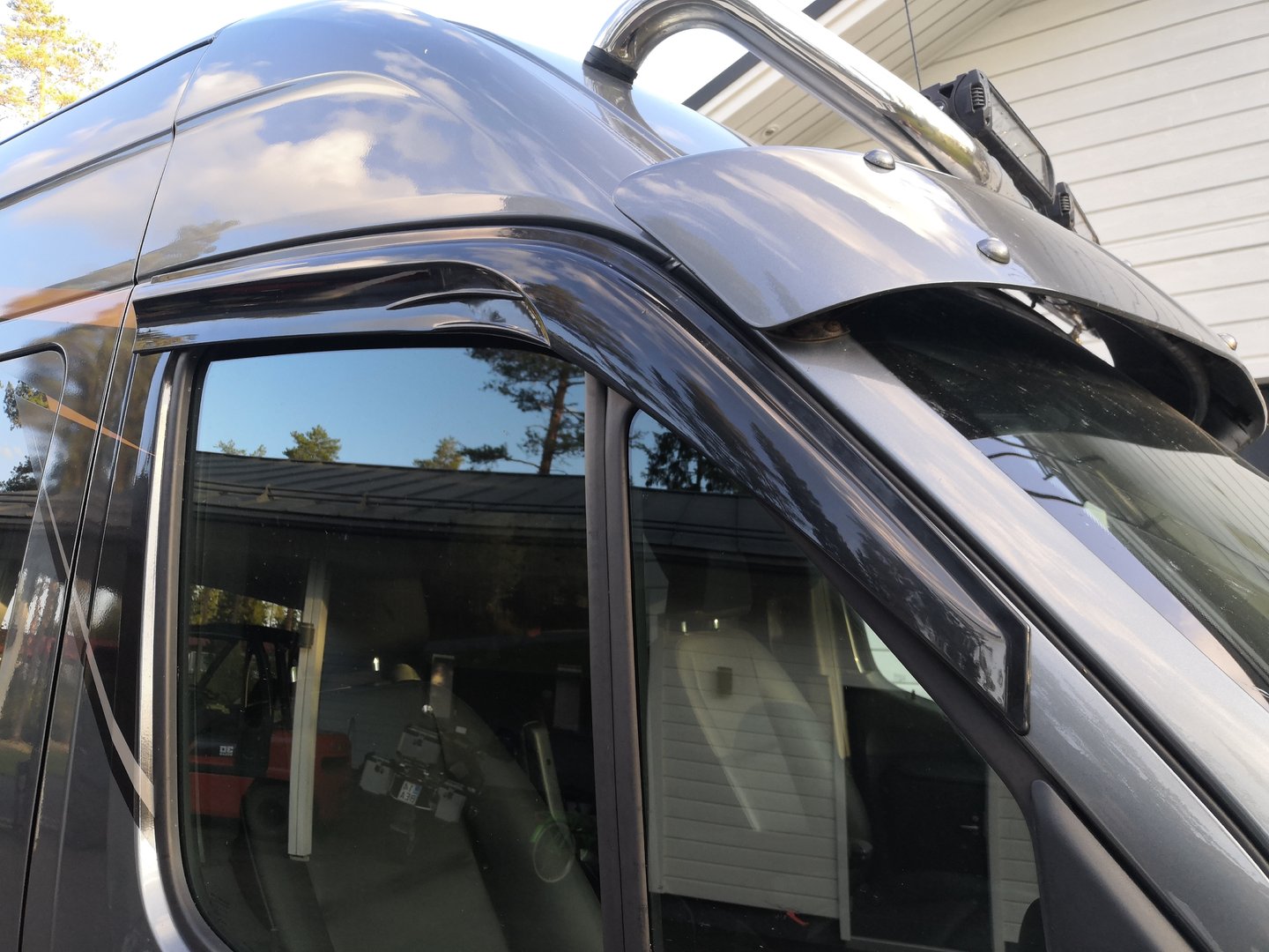 M-B Sprinter W903 Sidewindow deflectors (glue to frame) - W903