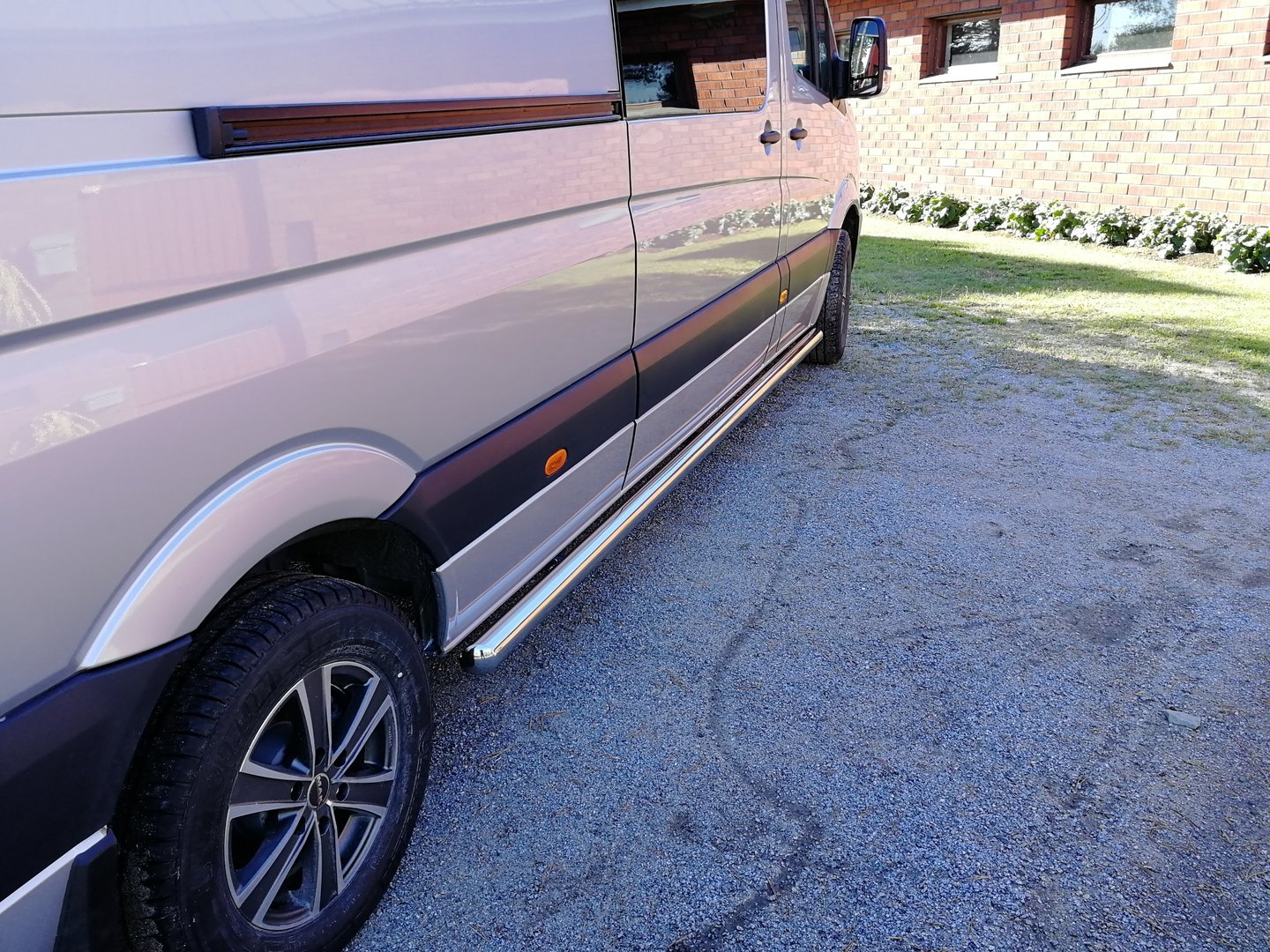 VW Crafter 2017-> Kylkiputket 2-in-1 L2 - uusi Crafter sivuputket VW Crafter 2017-> Kylkiputket 2-in-1 L2 - uusi Crafter sivuputket