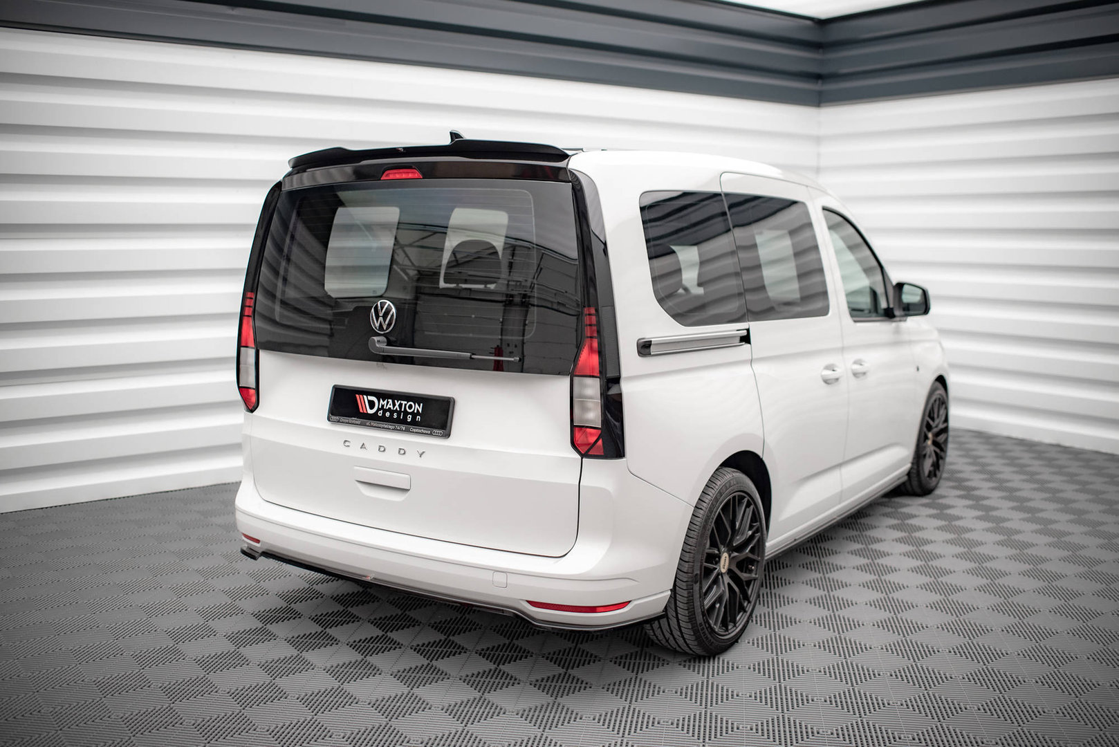 VW Caddy Takadiffusori takapuskurin alle - Caddy Mk5 tuning