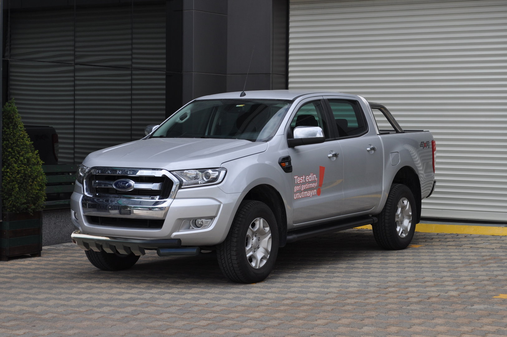 Ford Ranger Style etupuskurin suojarauta musta - Ranger varusteet