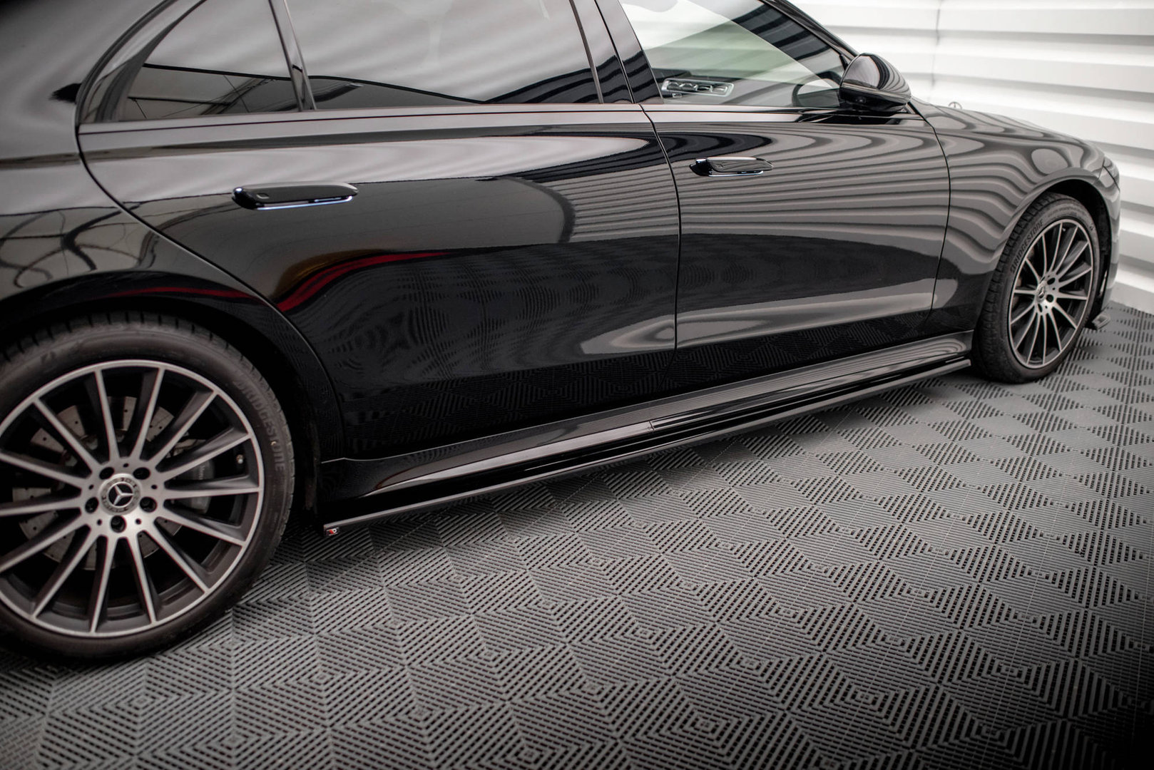 M-B W223 Side skirt AMG-line - W223 Side skirt diffusor