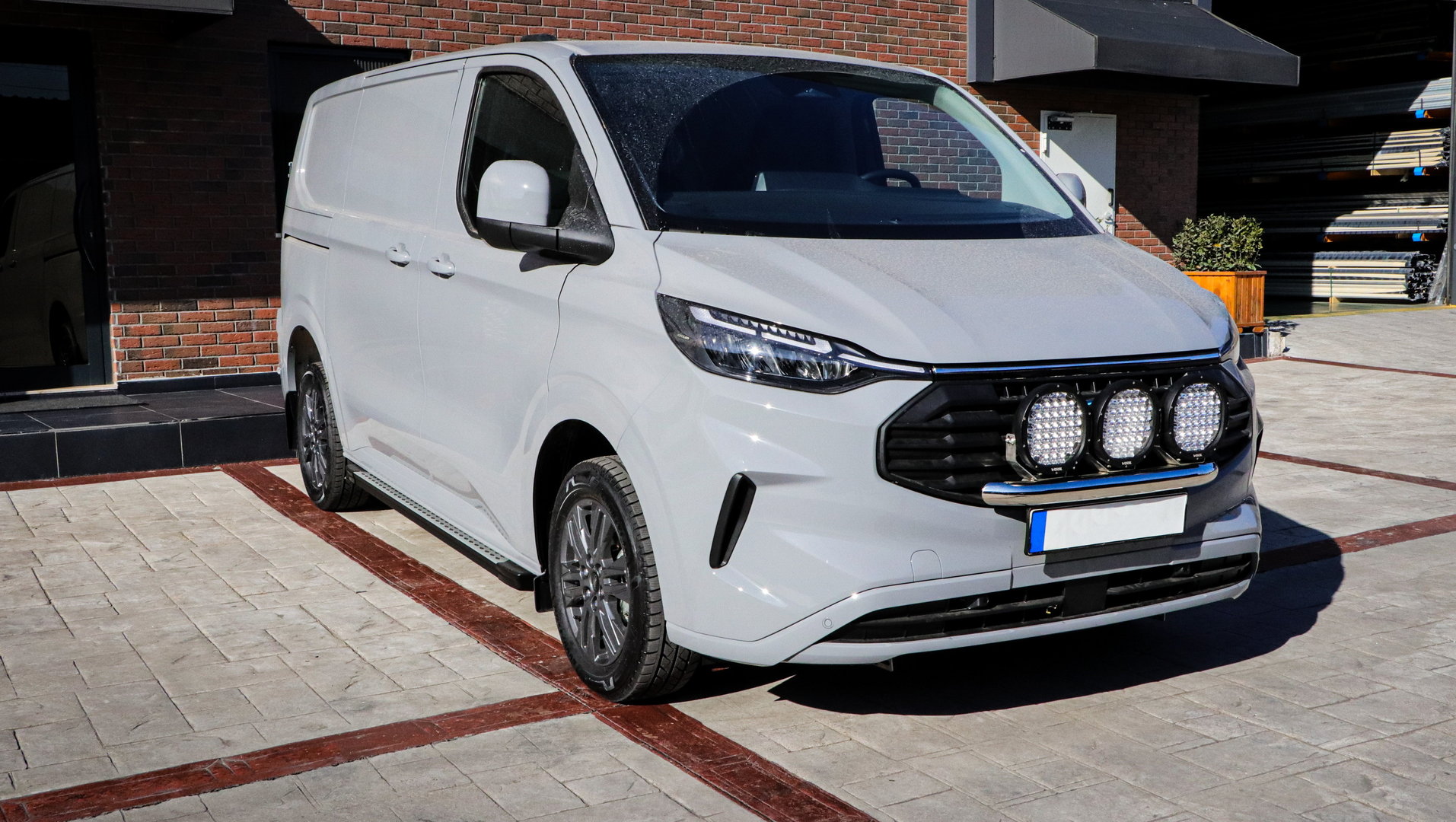 Ford Transit Custom Small Light bar 2024-> - Custom