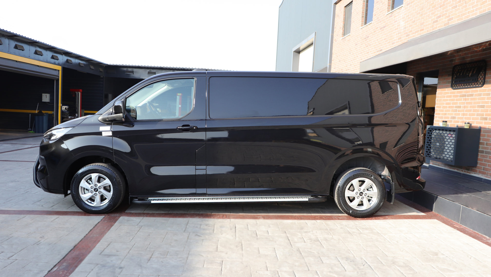 Ford Transit Custom Aluminum Running Boards 2024 custom