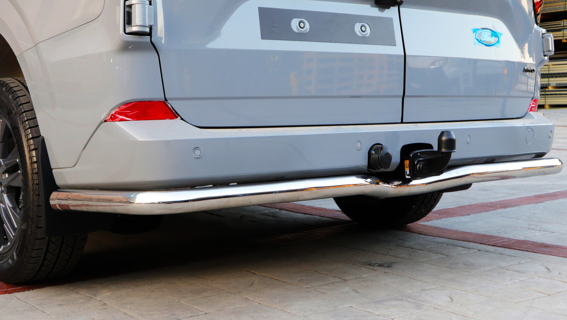 Ford Transit Custom Black rear bar 2024-> - Tuningparts for vans-