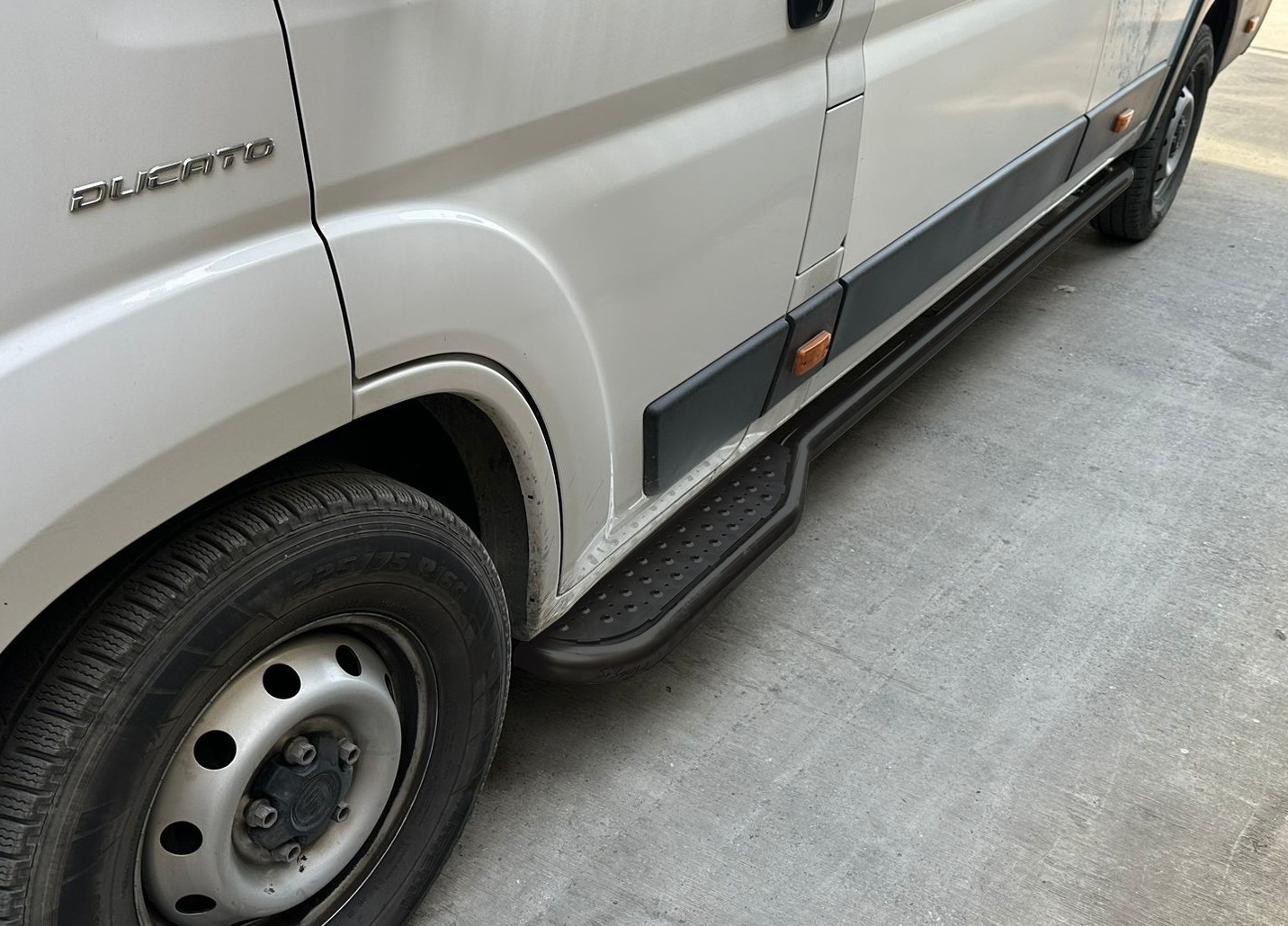 Fiat Ducato Premium Sidesteps (Black) - Ducato side bars