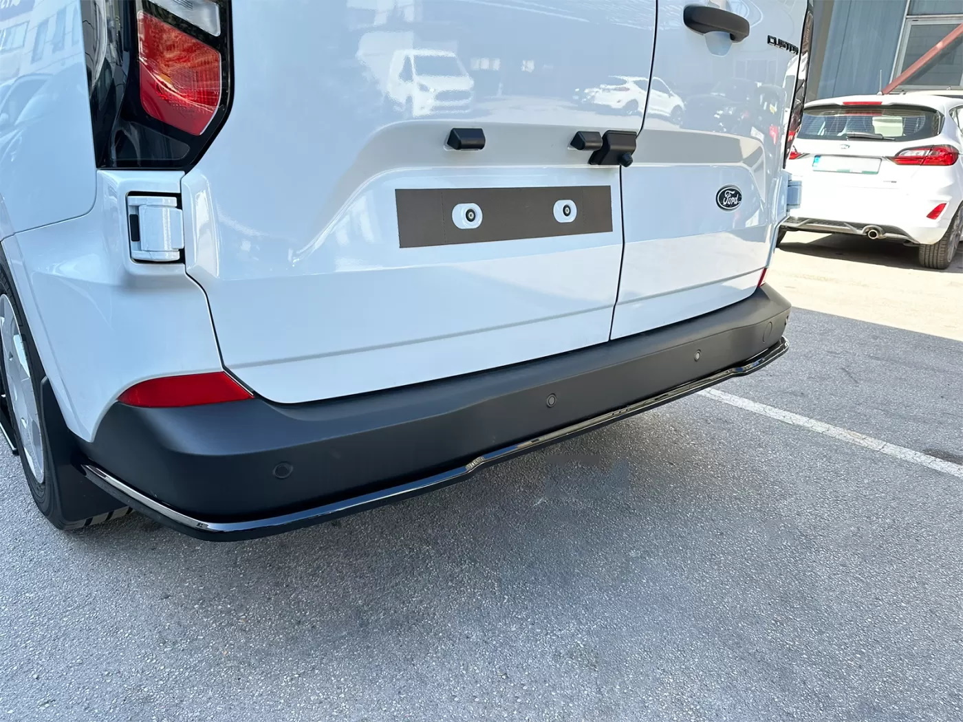 Ford Transit Custom rear diffuser 2024- - Custom rear diffuser