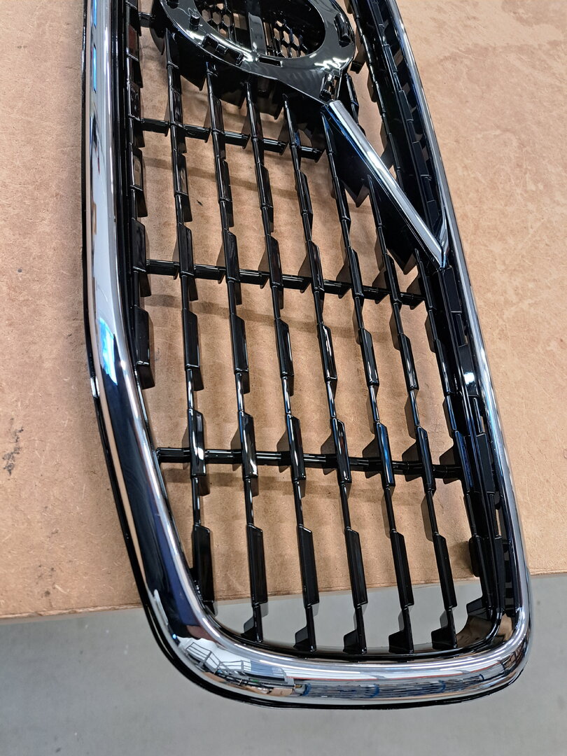 Volvo S90/V90 R-Design grille, chrome frame 2016-2024 - V90grille