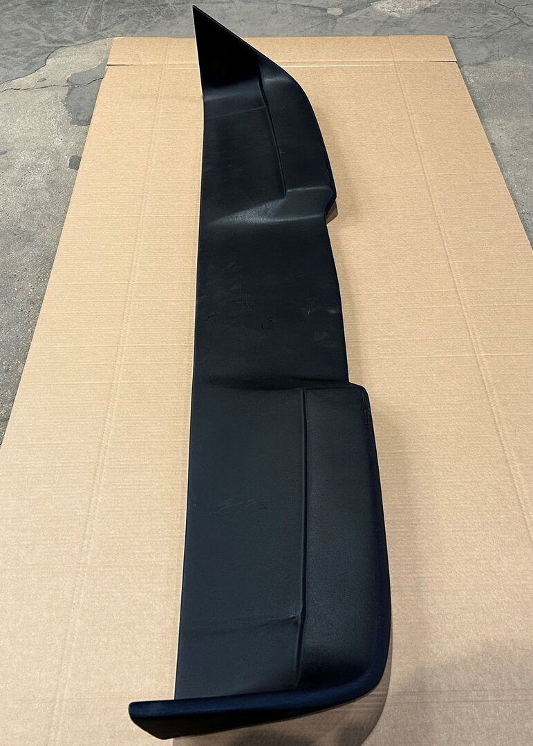 VW Crafter 2017-> Rear spoiler H2 (cars without camera)